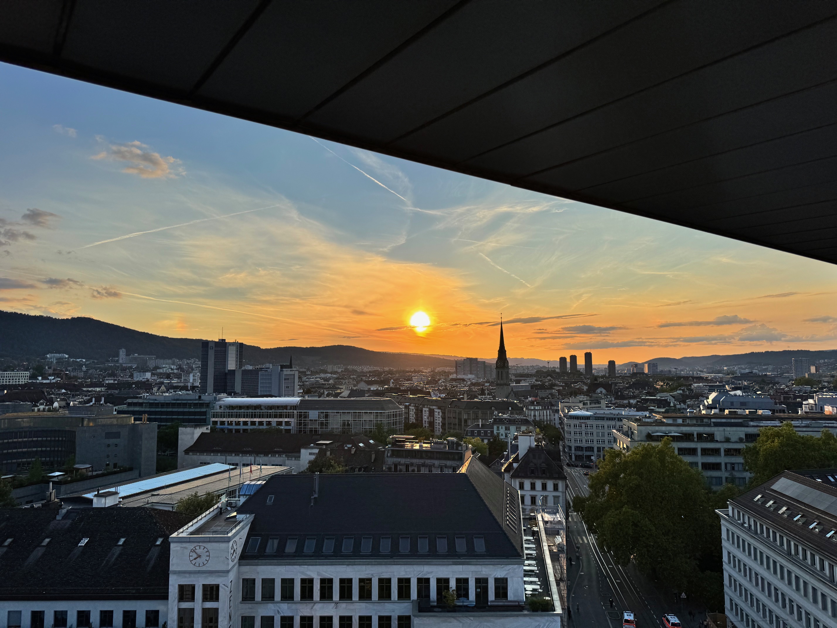 Bar INCONTRO. - Elegant Apero · Stylish Afterwork · Iconic Nights in Zurich